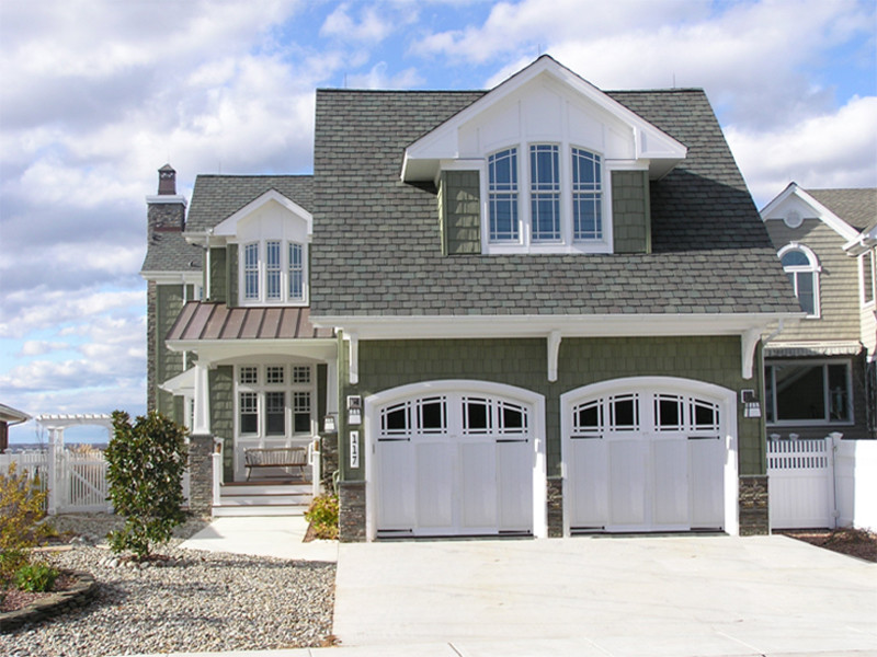 Bayfront Cottage - Beach Style - Exterior - New York - by Melillo ...