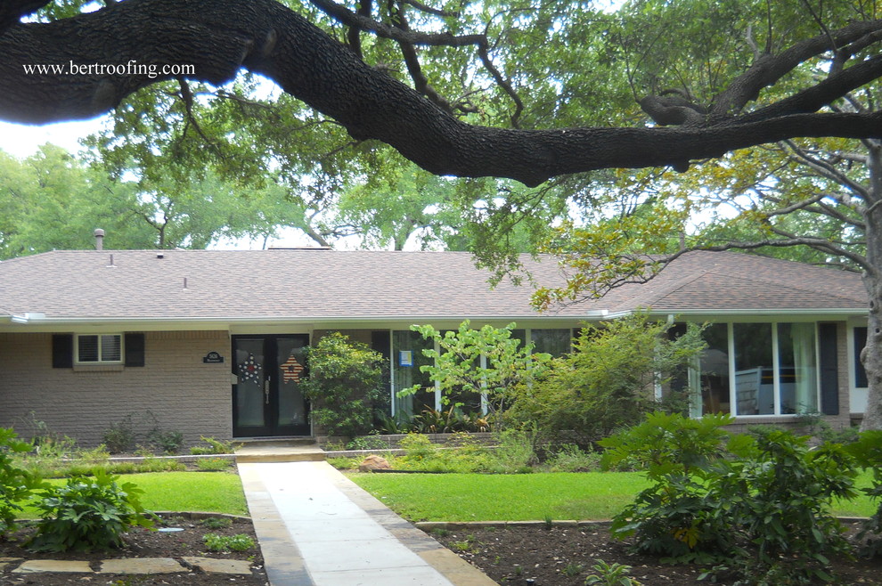 Bert Roofing complete roofing system Certainteed - Traditional - House ...