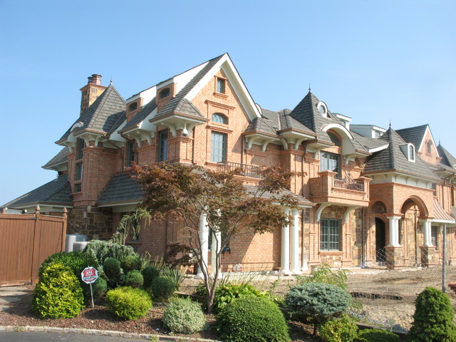 Brick & Stone Veneer - Classique - Façade - New York - par TINO GC | Houzz