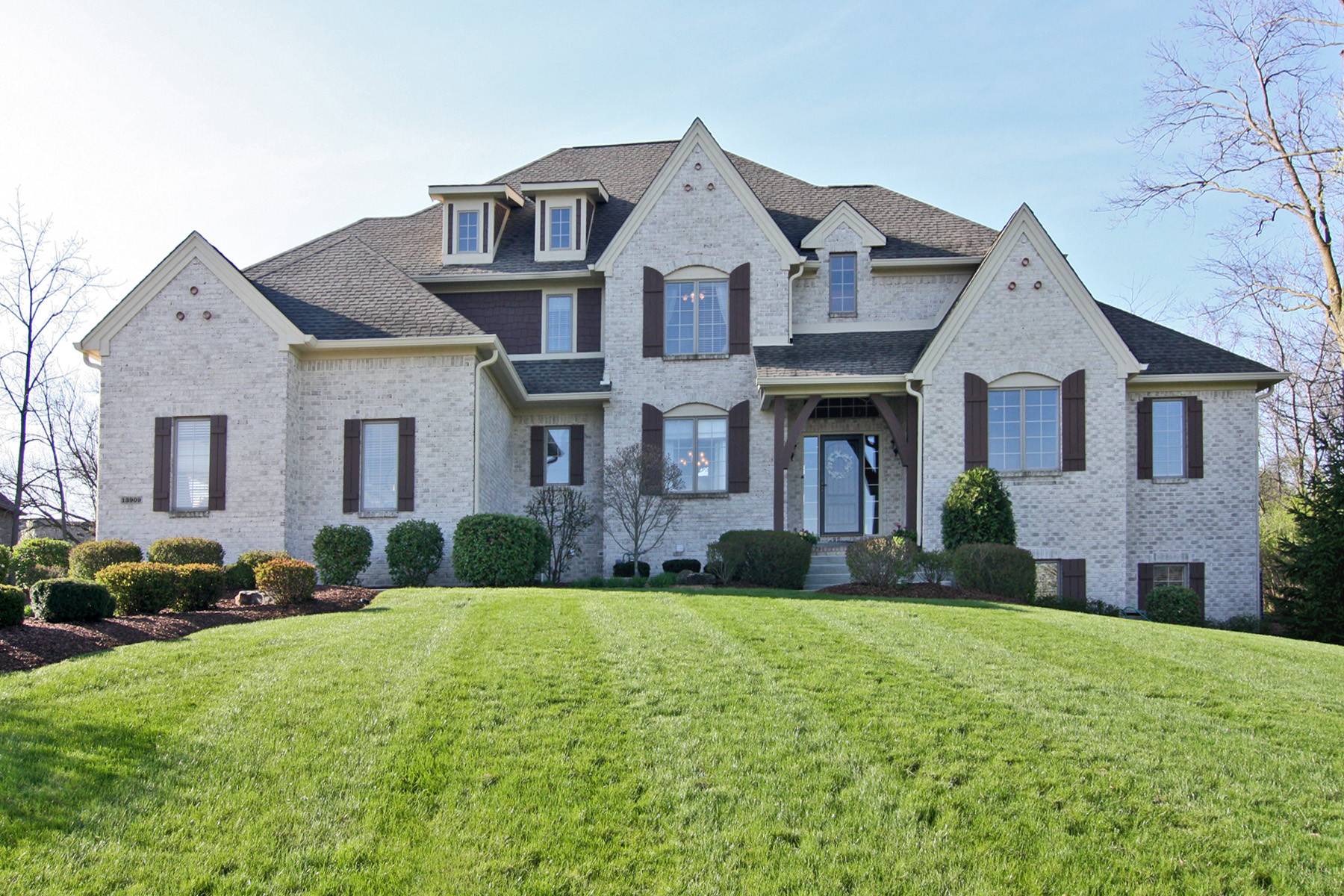 French Country Brick House French Country Estate With Courtyard (Floor