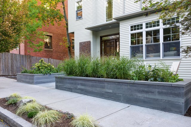 Makeovers Create More Usable Living Space in 7 Front Yards