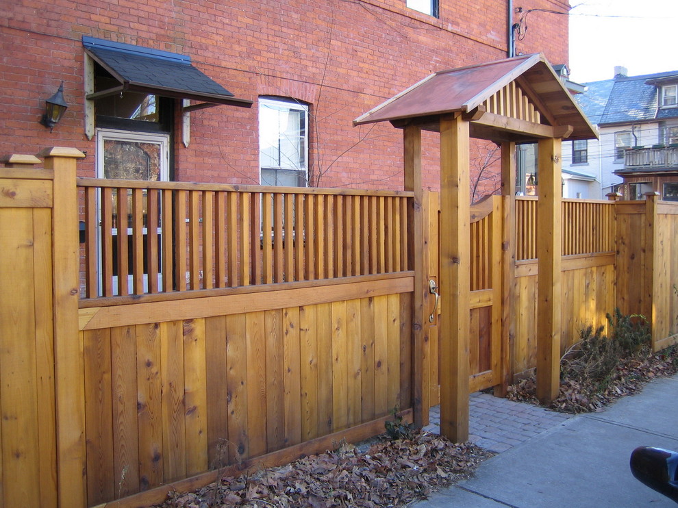 Cedar fence with custom gates - Contemporary - Exterior - Toronto - by ...