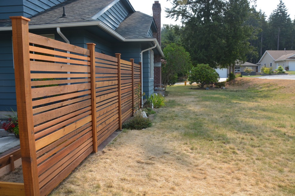 Cedar Privacy Screen - Craftsman - Exterior - Vancouver - by Derek ...