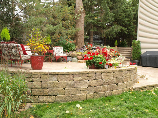 Concrete Block Raised Patio with Allan Block Retaining Walls ...