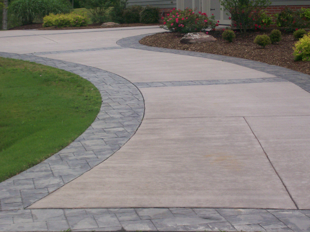 Concrete Driveway with Paver border and accent - Contemporary ...