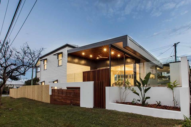 Contemporary Extension on Traditional Queenslander - Modern - Exterior ...