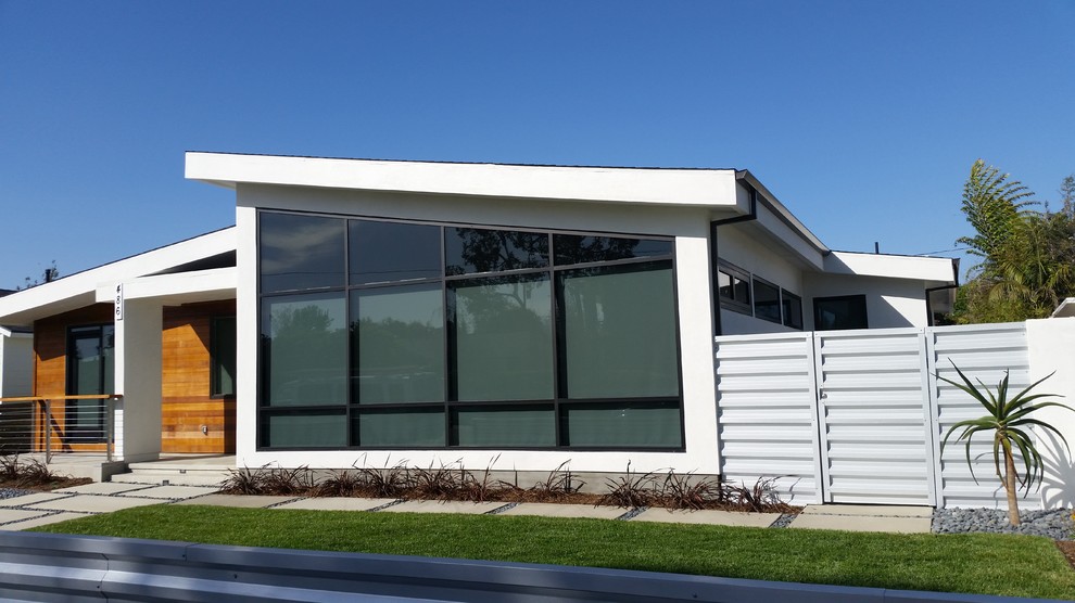 Costa Mesa, New Modern Home. Angle Face 5 inch Gutters, Smooth ...