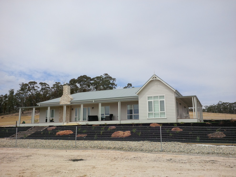 Country home examples - Farmhouse - Exterior - Melbourne - by Hensley ...