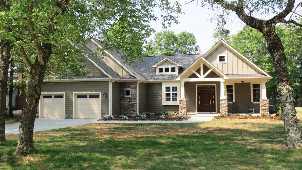 Craftsman Ranch - Craftsman - Exterior - Raleigh - by Grayson Dare ...