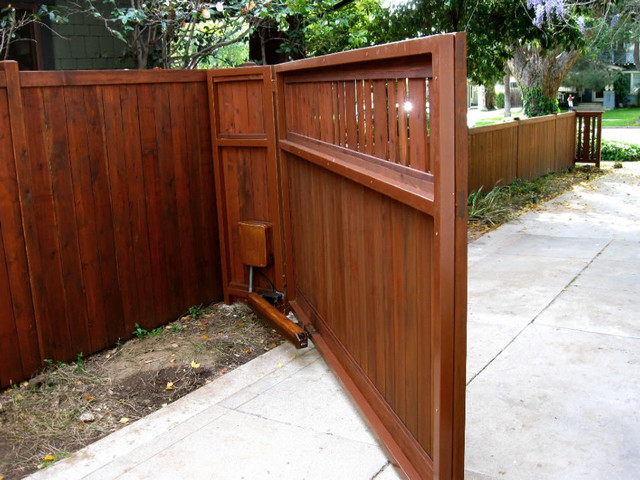 Craftsman Style Gate - Automatic Driveway Gate - Craftsman - Exterior ...