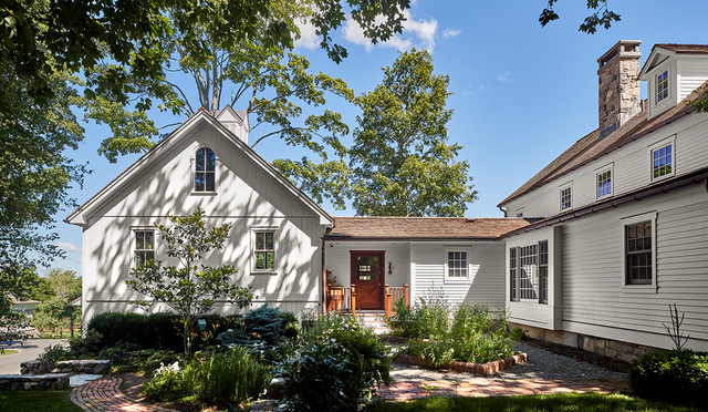 Houzz Tour: The Rebirth of an 18th-Century Connecticut Farmhouse