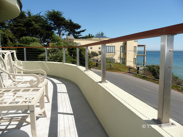 Curved Ipe Cable Railing - Modern - Häuser - Los Angeles - von TKO ...