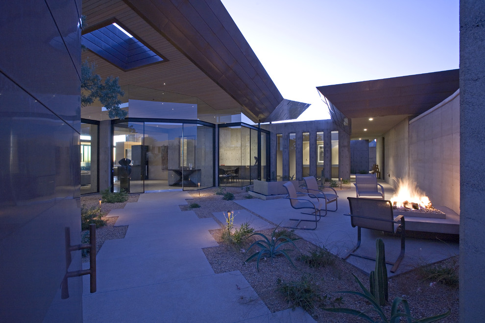 Desert Wing front facade - Modern - Exterior - Phoenix - by Kendle ...