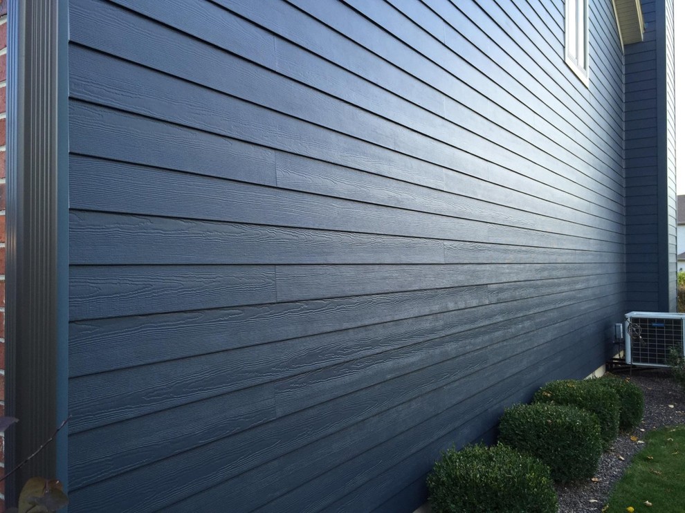 Dive into Deep Ocean blue siding by James Hardie! - Traditional ...