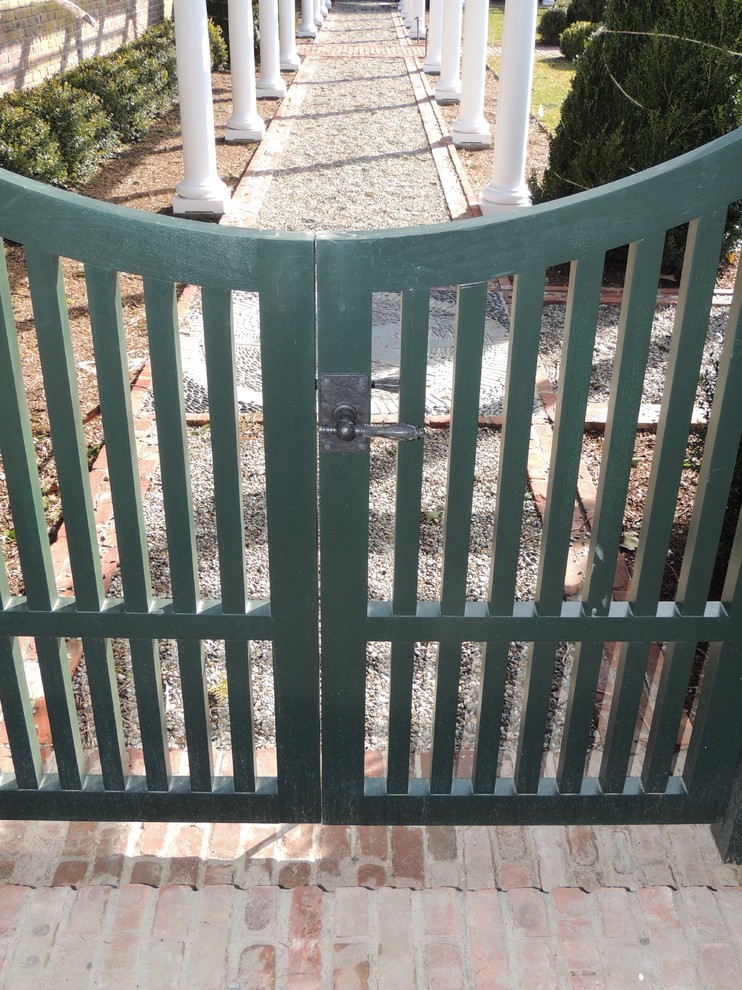 Double Gate Latch approach to courtyard by 360yardware - Traditional ...