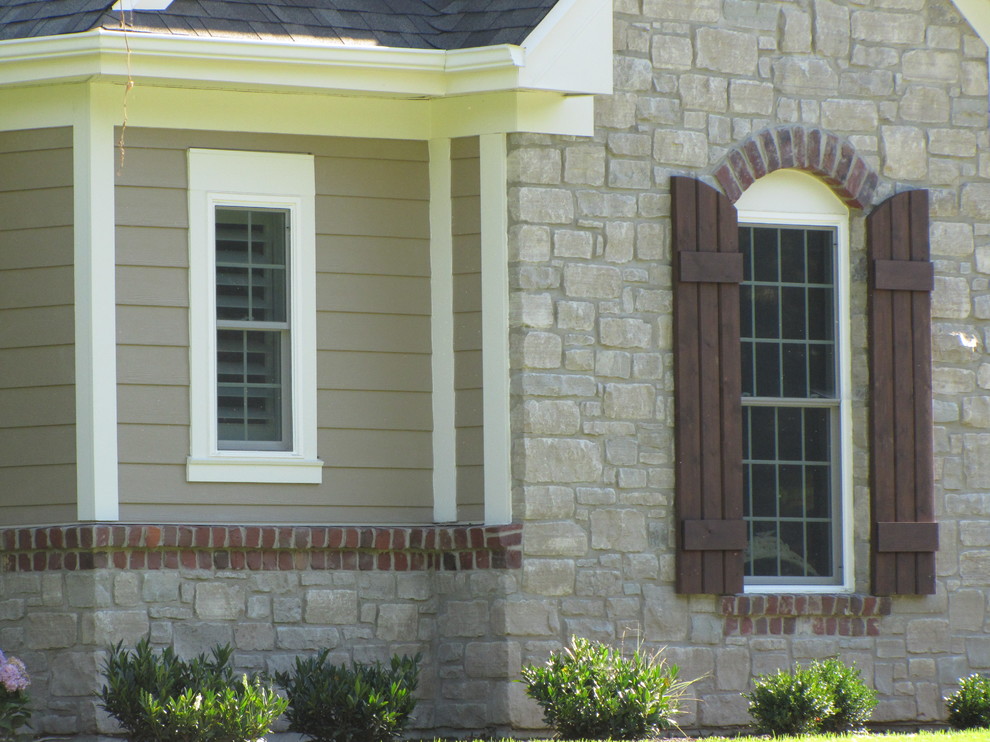 Encompass by Pella Vinyl Single/Double Hung Windows - Traditional ...