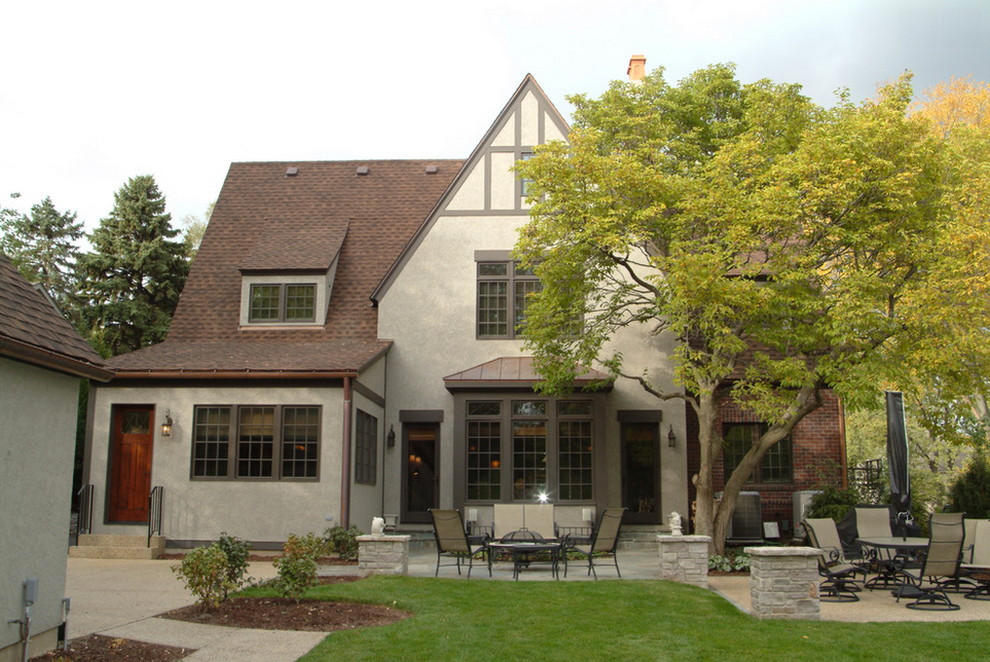 English Manor Home exterior - Clásico - Fachada - Chicago - de LM ...