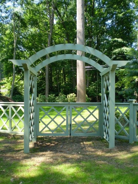Entry Arbor - Classique - Façade - New York - par Riverside Fence | Houzz