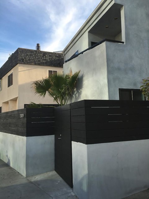 Entry Gate with Wall Toppers - Contemporary - Exterior - Los Angeles ...
