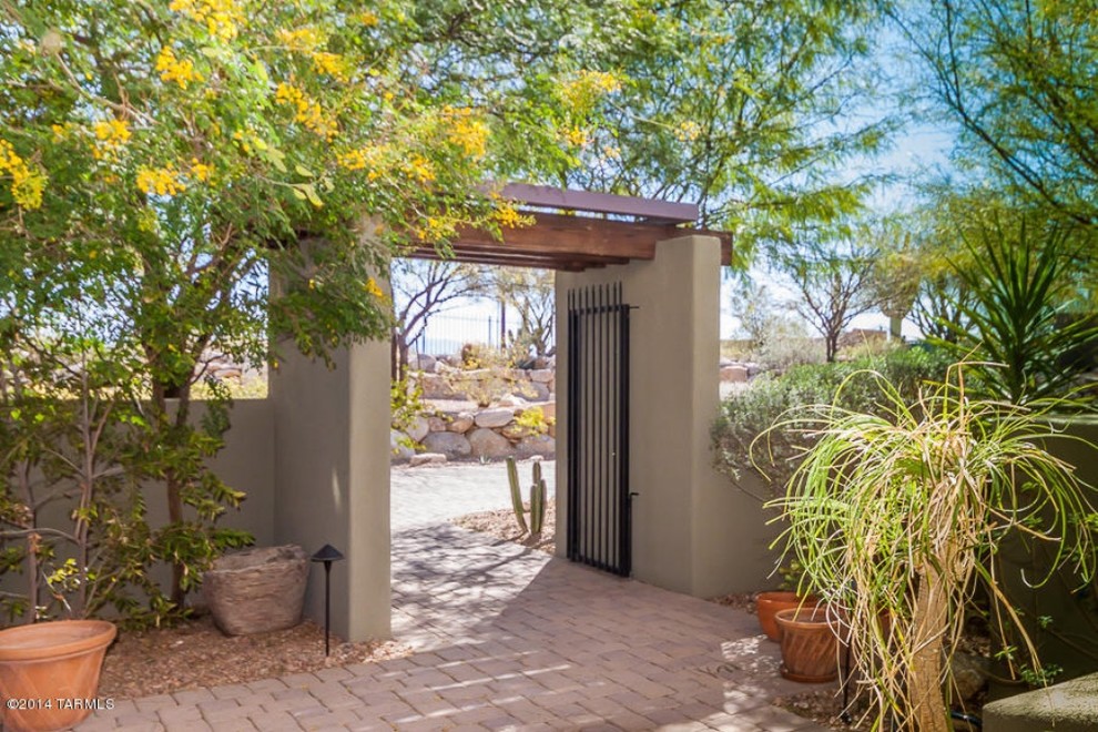 Entry to Front Courtyard - American Southwest - House Exterior ...
