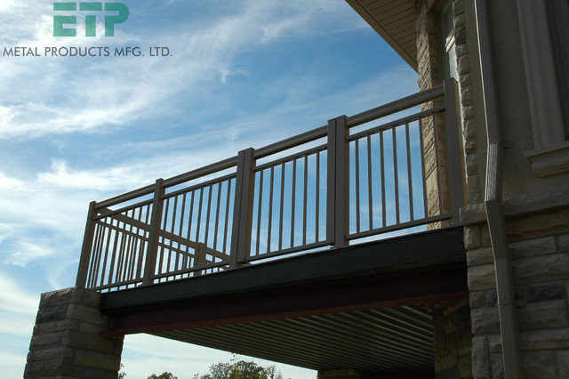 ETP Metals Aluminum Picket Railing - Contemporain - Façade - Toronto ...