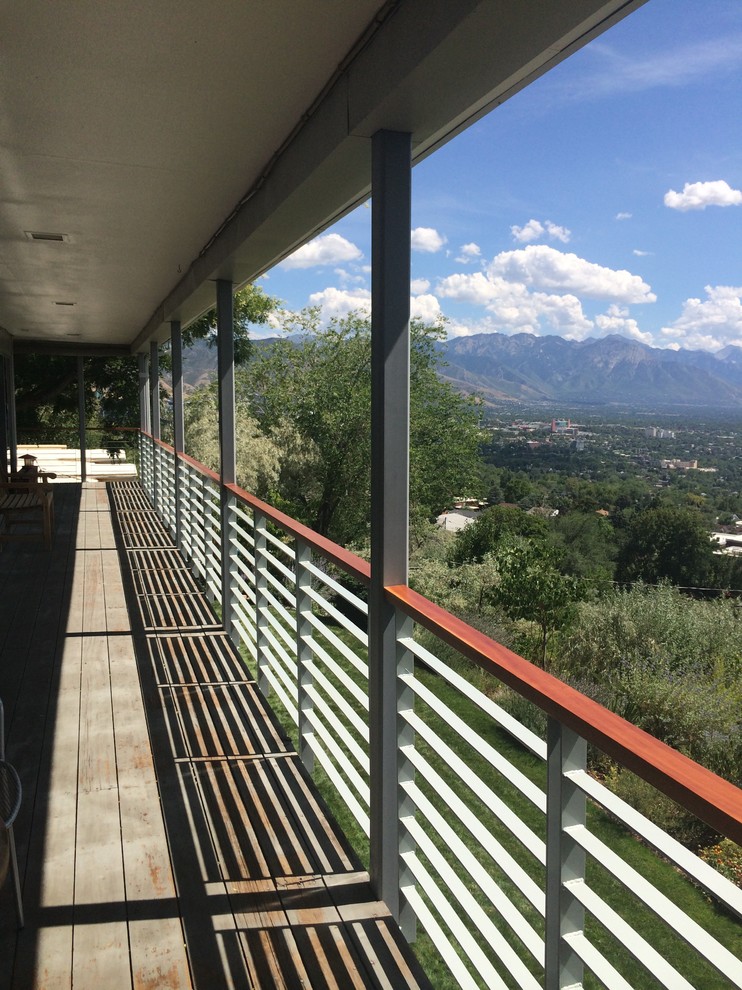 Exterior Horizontal with Cherry Top Rail - Contemporary - Exterior ...