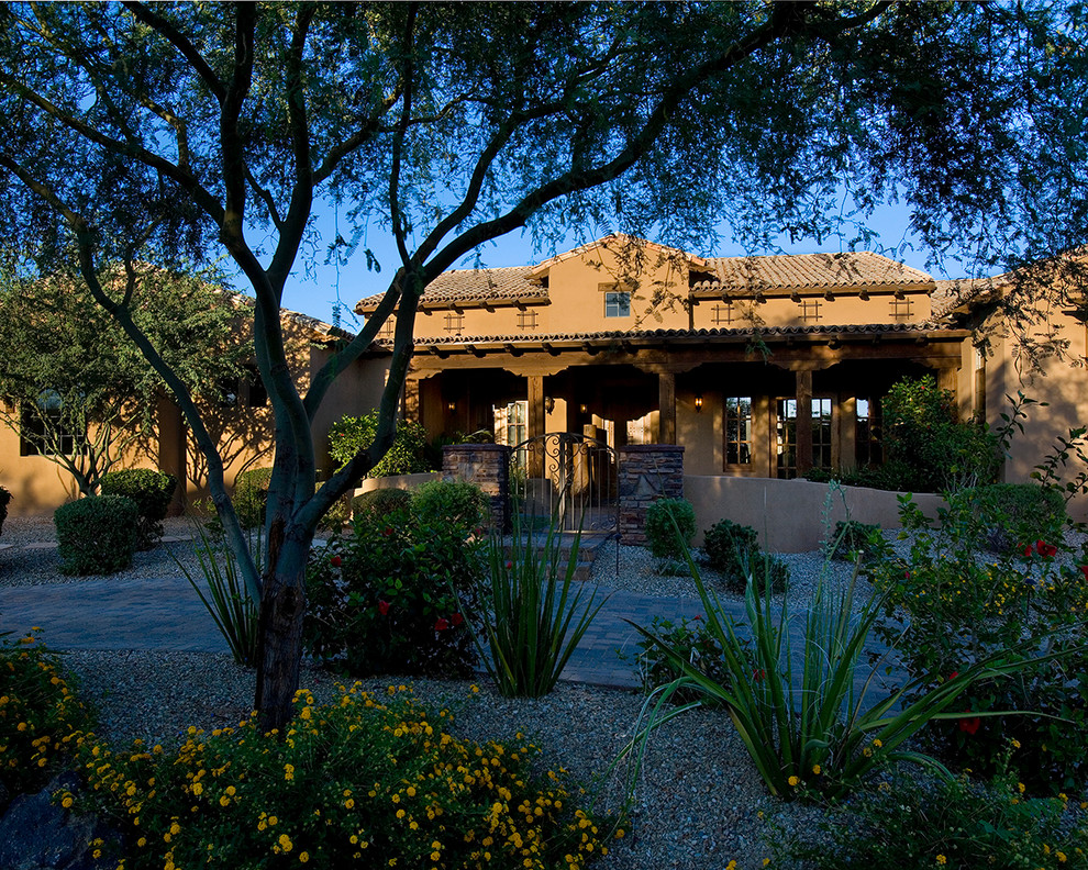 Exterior - Traditional - Exterior - Phoenix - by Mooney Design Group ...
