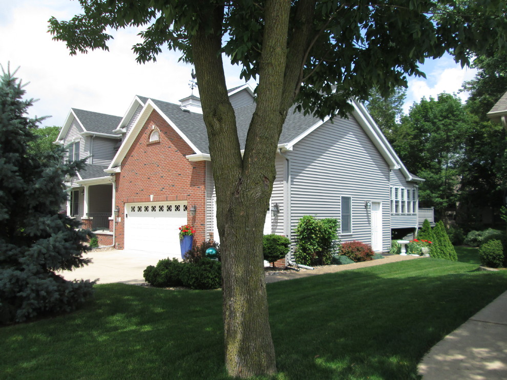 Exterior pictures - Traditional - House Exterior - Chicago - by Long ...
