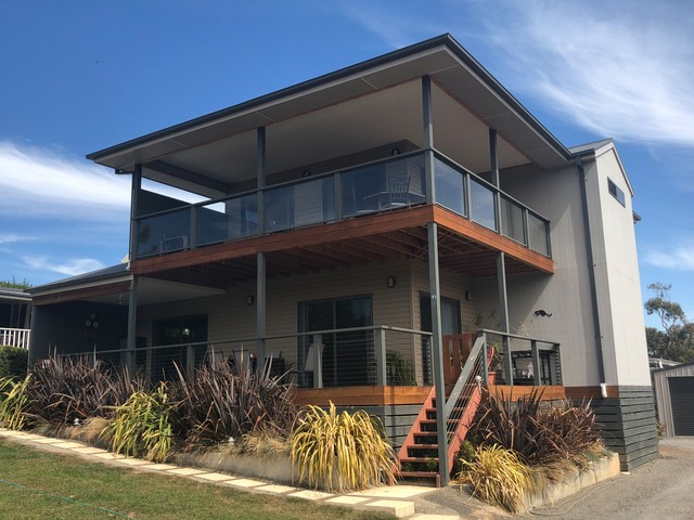 Exterior wall cladding - Modern - Exterior - Melbourne - by Mitten ...