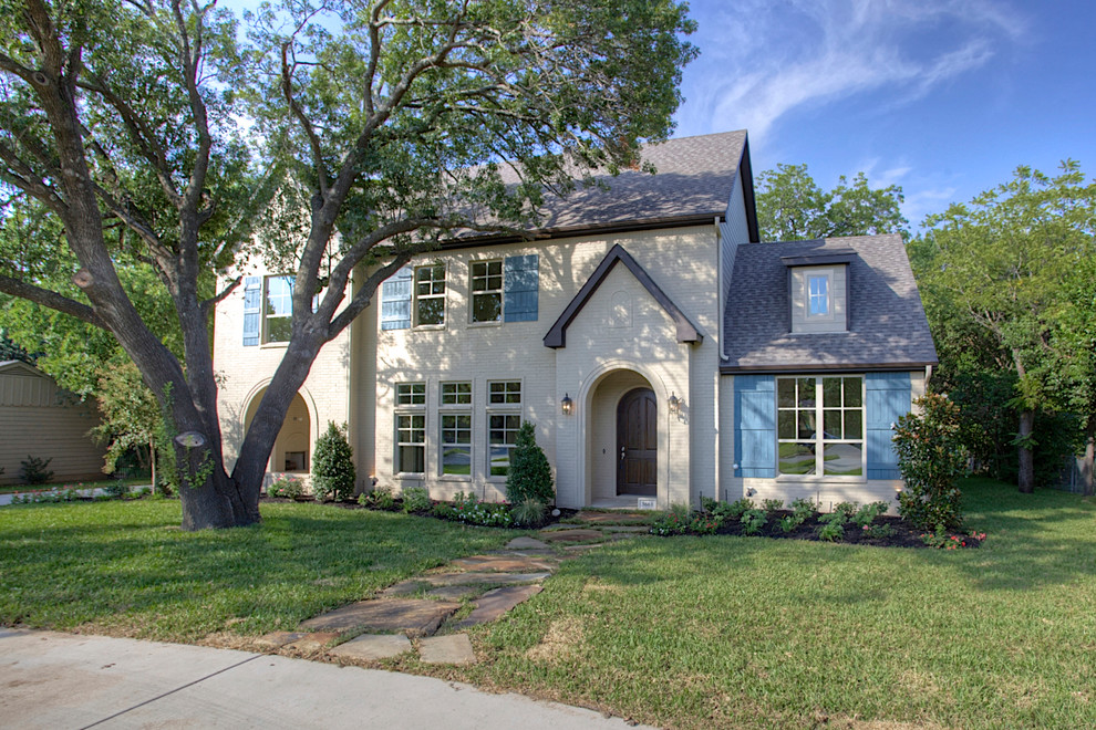 Exteriors - Traditional - House Exterior - Dallas - by Bannister Custom ...