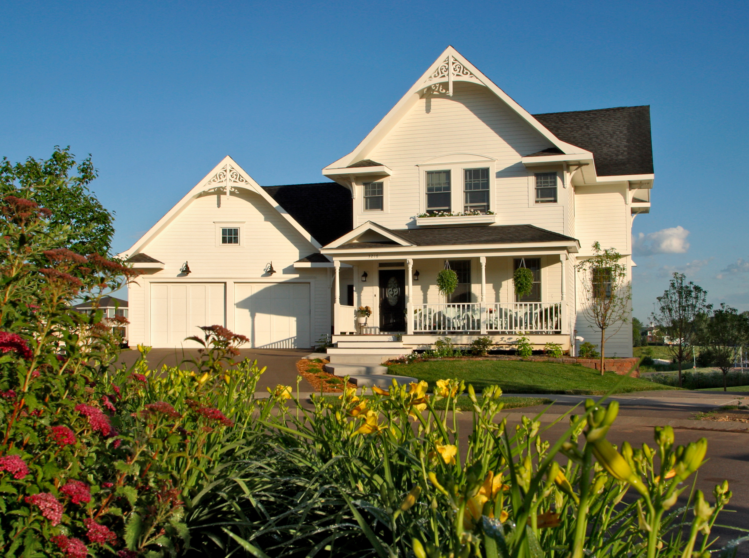 Roots of Style: American Farmhouses Pay Tribute to Regional Traditions