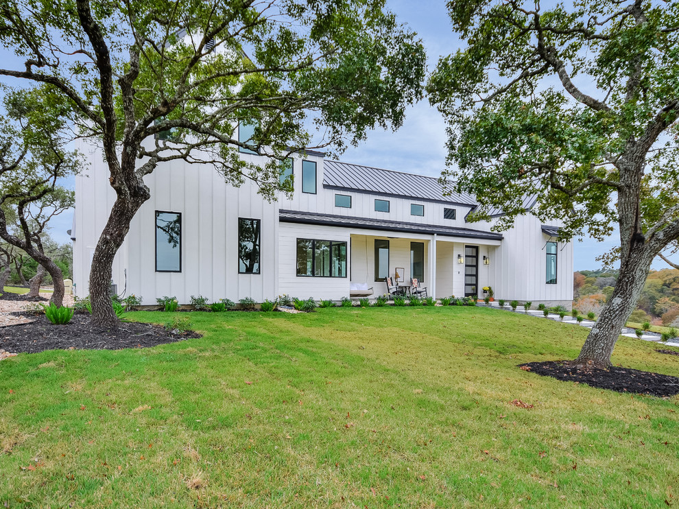 Farmhouse - Farmhouse - Exterior - Austin - by Premier West Homes | Houzz