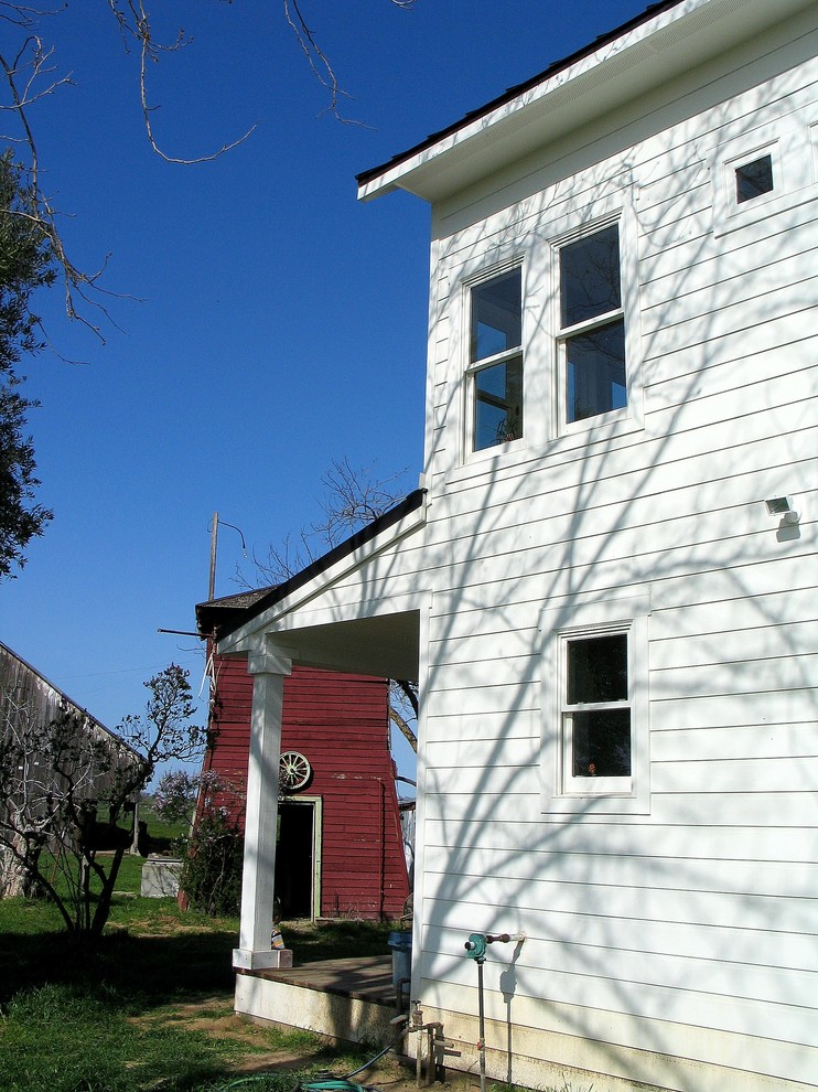 Farmhouse side porch - Farmhouse - Exterior - Sacramento - by Madson ...