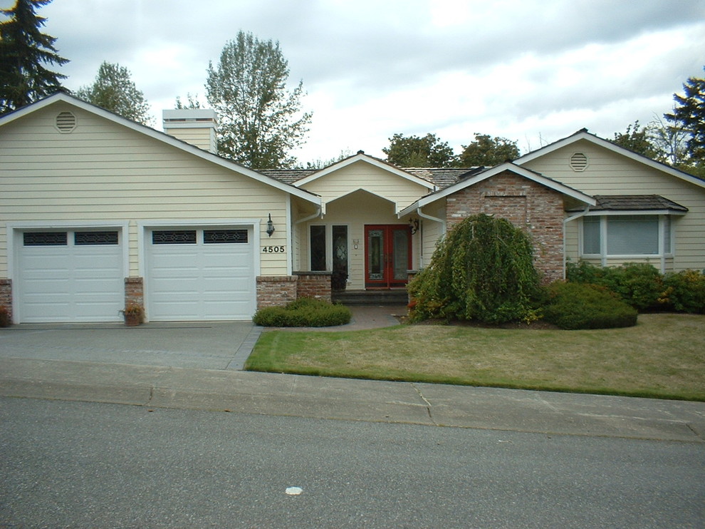 Front Entry/New Roofline & Extended Deck/Railing - Traditional ...
