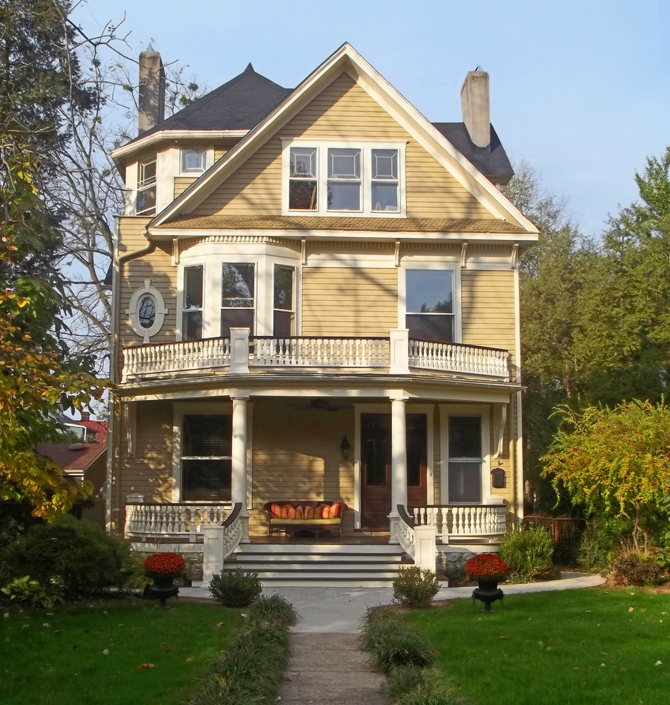 Front Porch with Curved Railing in Louisville, KY - Traditional ...