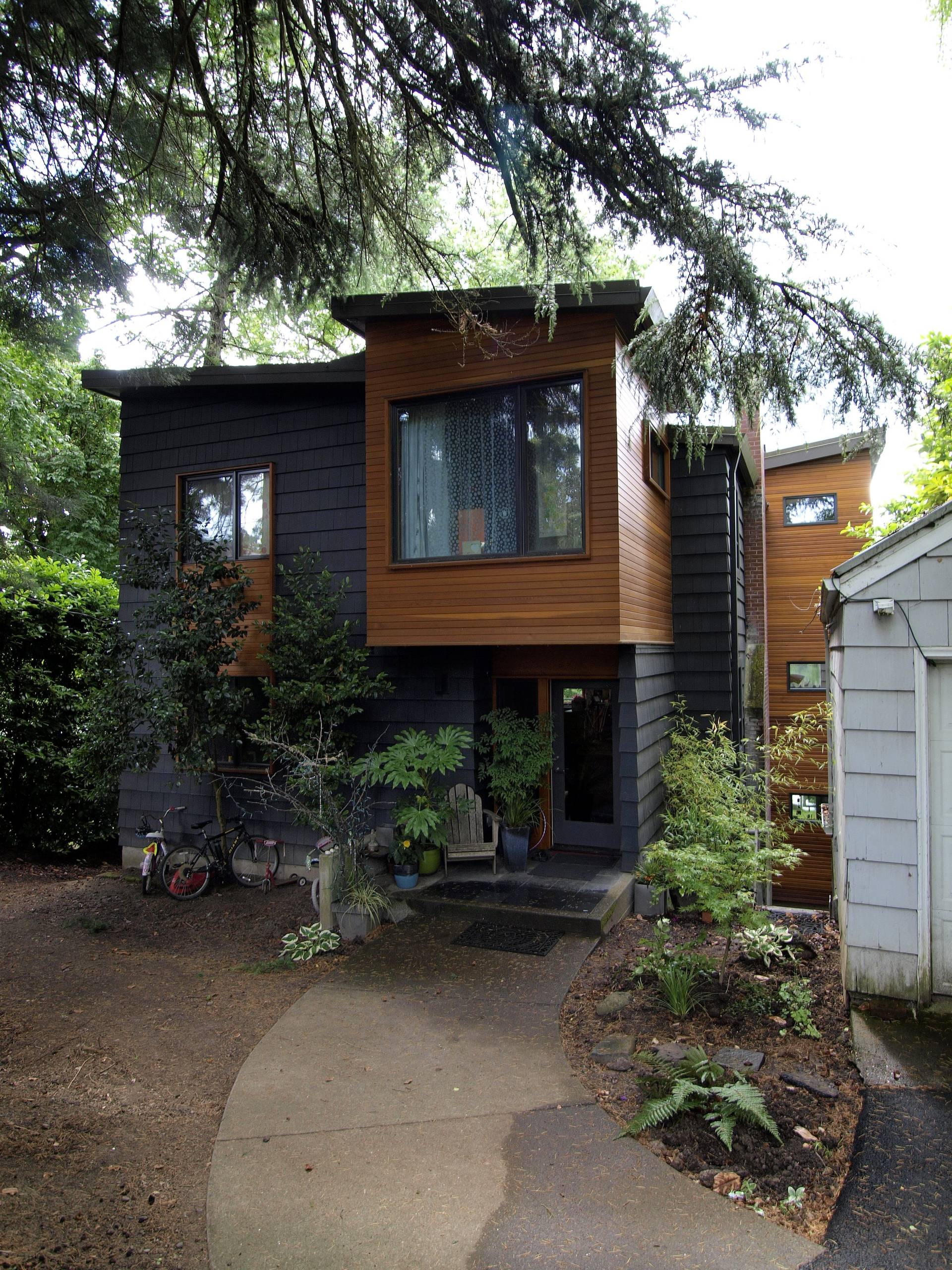 My Houzz: Playful Riverfront Pad in Oregon