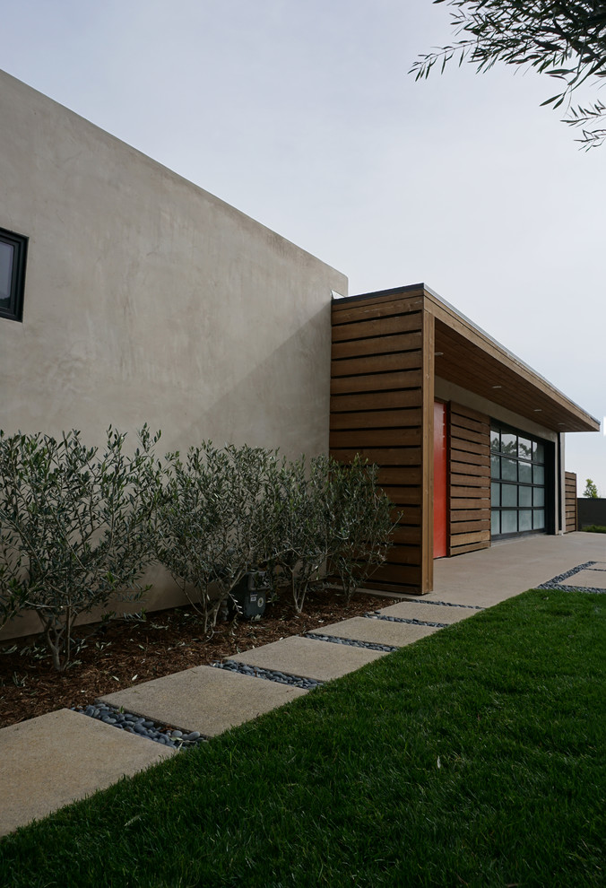 front yard landscape at cedar entry - Exterior - Orange County - by ...