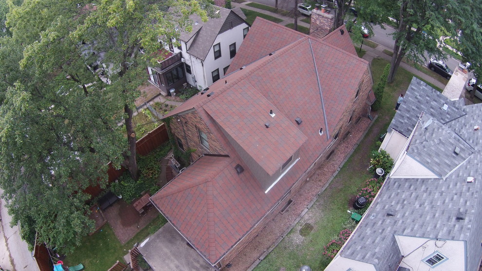 GAF "Designers" collection roof. Style: "Monaco", color: "Valencia ...