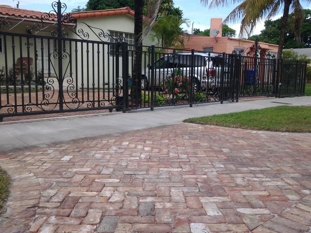 Gallery - Traditional - Exterior - Miami - by DRIVEWAYS BY DESIGN | Houzz