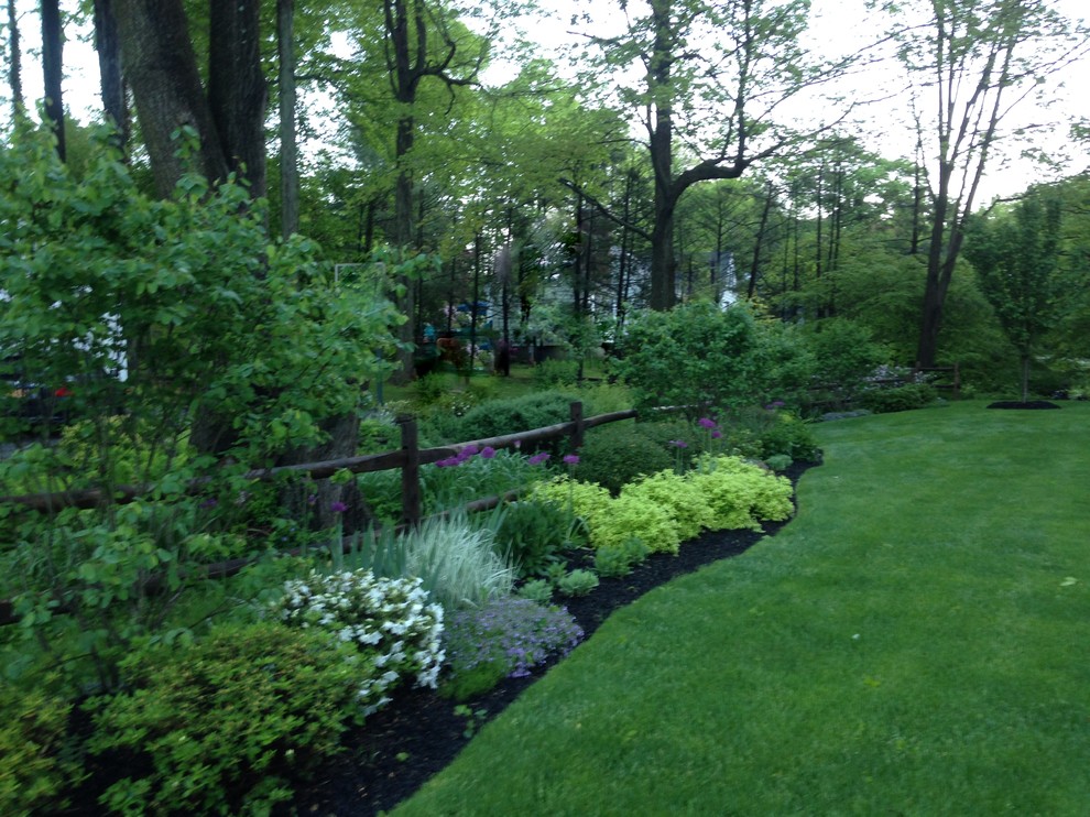 Gardens: Perennial and Mixed Borders - Eclectic - Landscape - New York ...