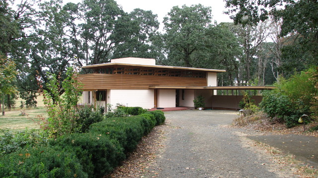 Gordon House/Frank Lloyd Wright Site - Moderno - Fachada - Portland ...