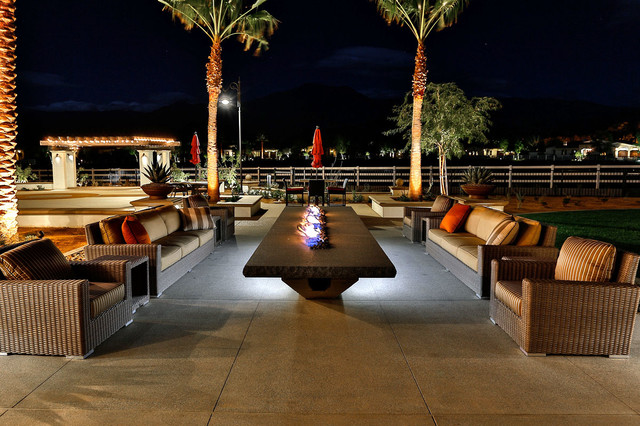 Griffin Ranch Clubhouse- Exterior Fire - Contemporain - Façade - San ...