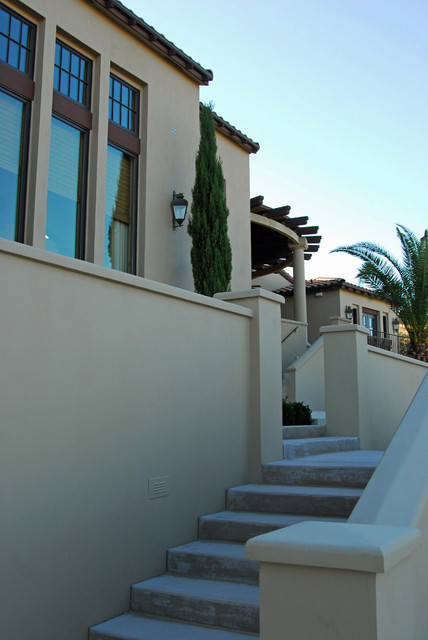 Hillside Spanish - Mediterráneo - Fachada - Otras zonas - de Westfall ...