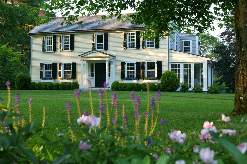 Historic Farm House Renovations and Additions - Lantlig - Fasad ...