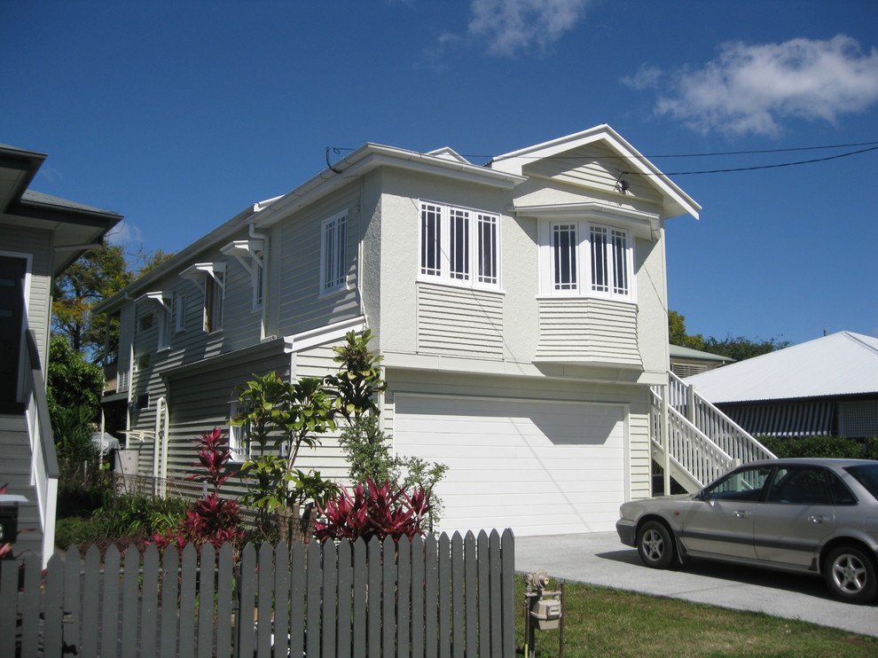 House lift and raise renovation with an out the back - Traditional ...