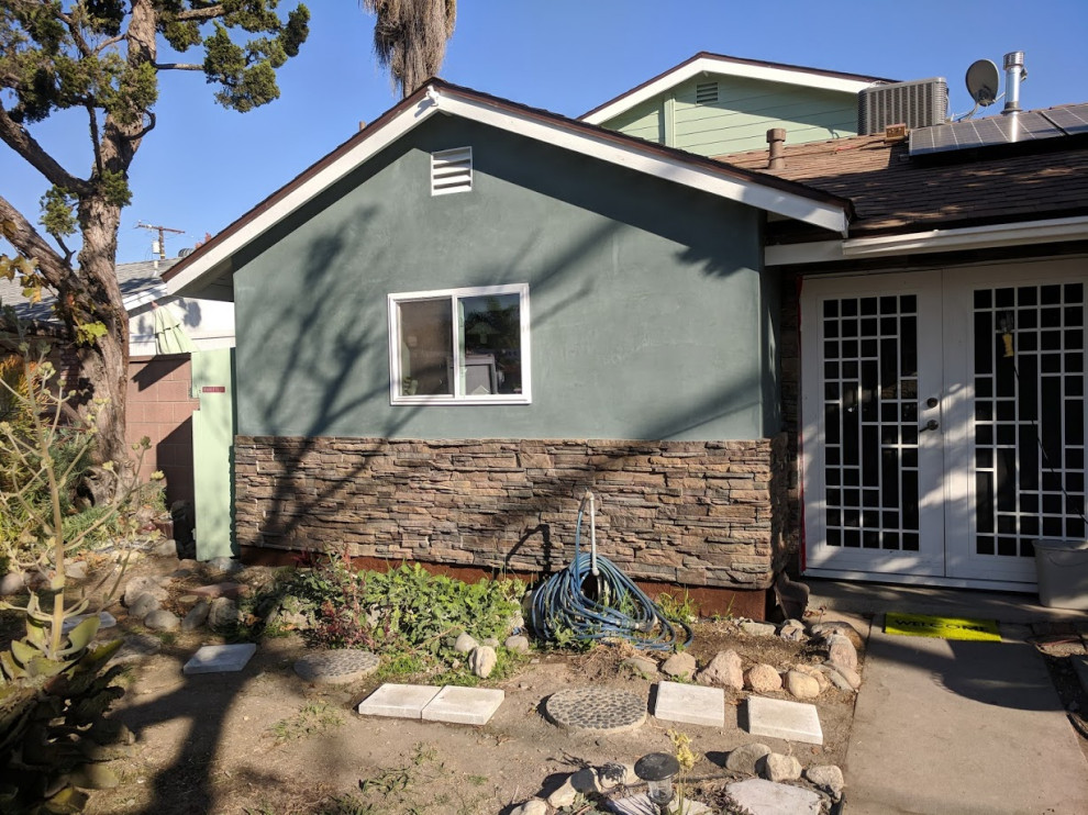House Re stucco, Siding & Stacked Stone | Complete - Classique - Façade ...