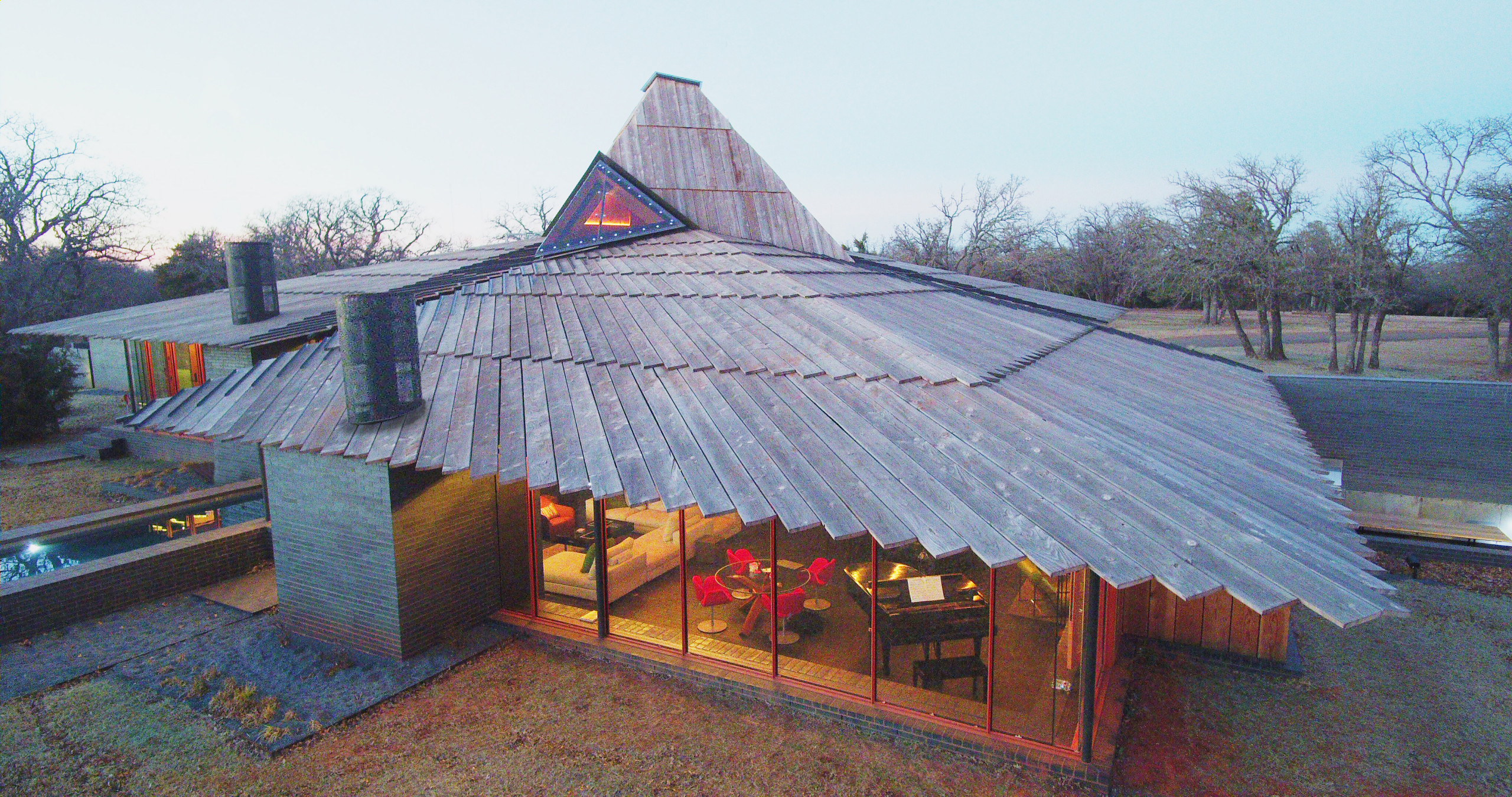 Houzz Tour: Wild Cats Roam This Amazing Modern Prairie House