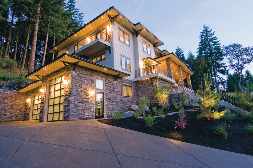 Impressive Driveway up to Modern Contemporary Home Exterior - Modern ...