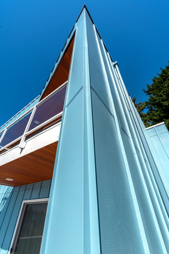 James Hardie siding with T&G Cedar siding accents and James Hardie Trim ...