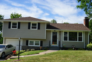 Kaycan Timberlake Prestige Beige vinyl siding & OKNA windows. Meriden ...